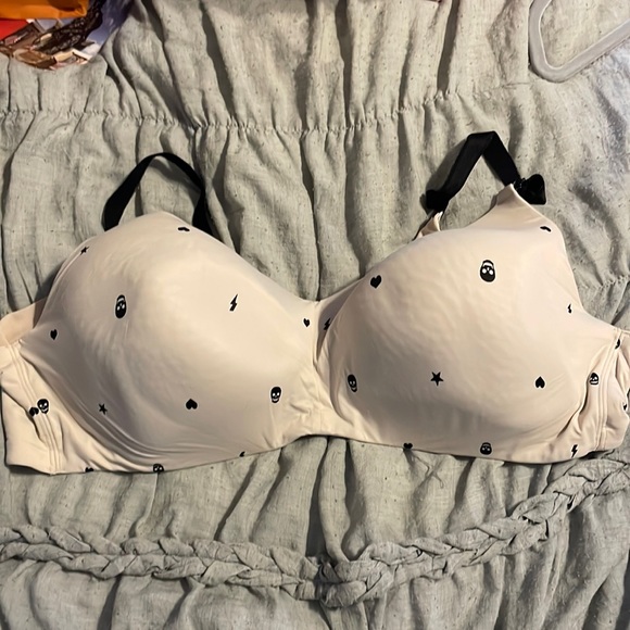 torrid | Intimates & Sleepwear | Torrid Curve Skull Bra 46c | Poshmark